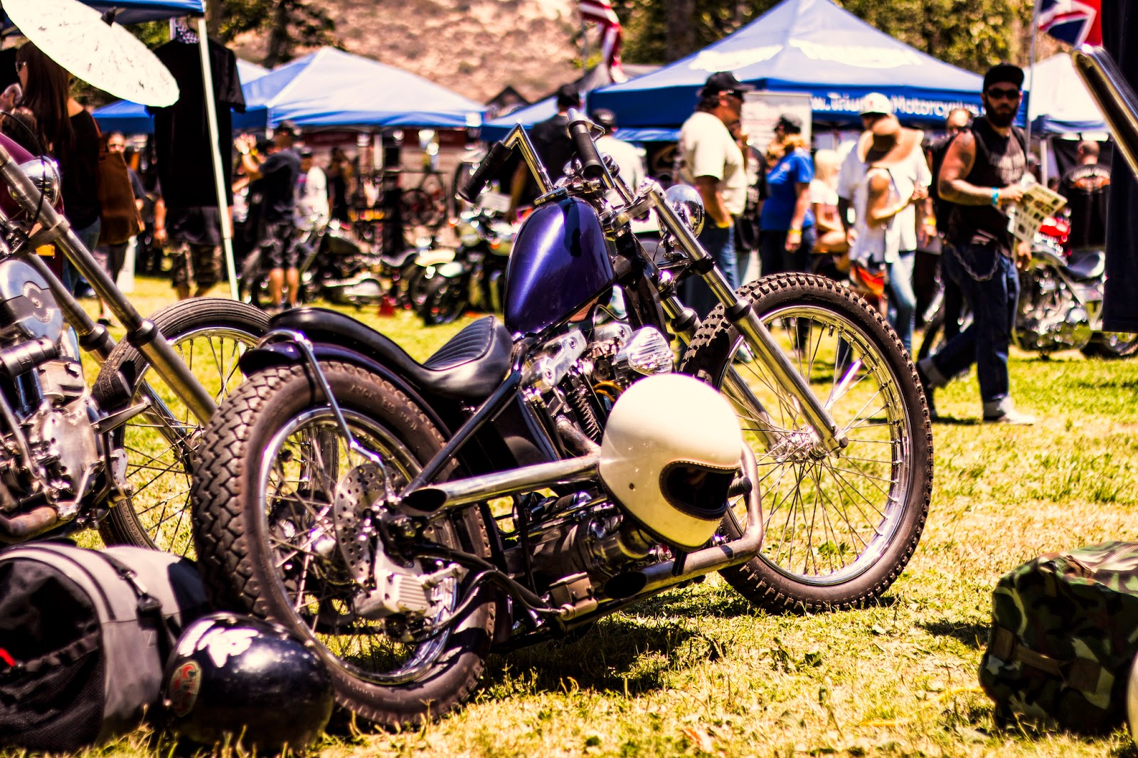 Vandoleros, Van Club: Born Free 6 with Blown Photography