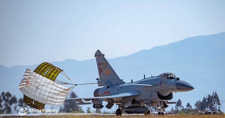 China Defense Blog: Photos of the day: 131st Aviation Brigade "J-10C ...