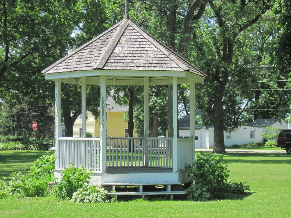 Pleasant Living: PAOLI, WISCONSIN