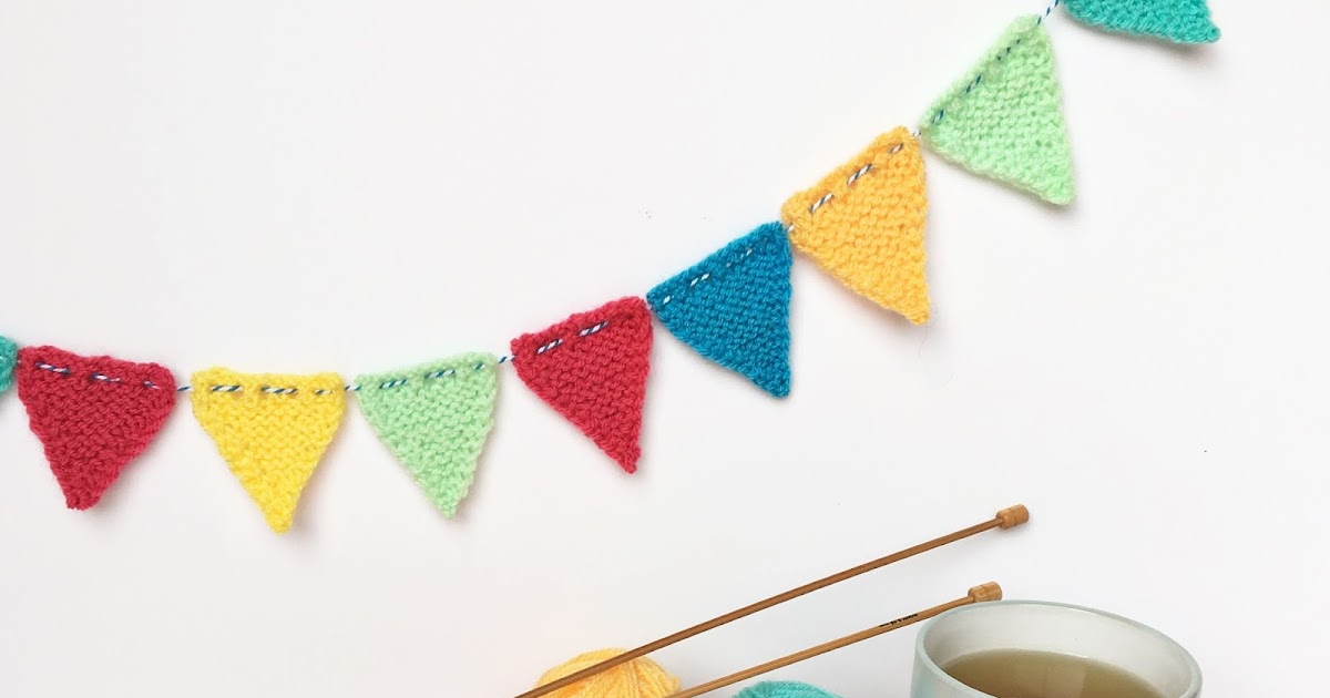 Mack and Mabel: Tiny Knitted Bunting - a Free Pattern