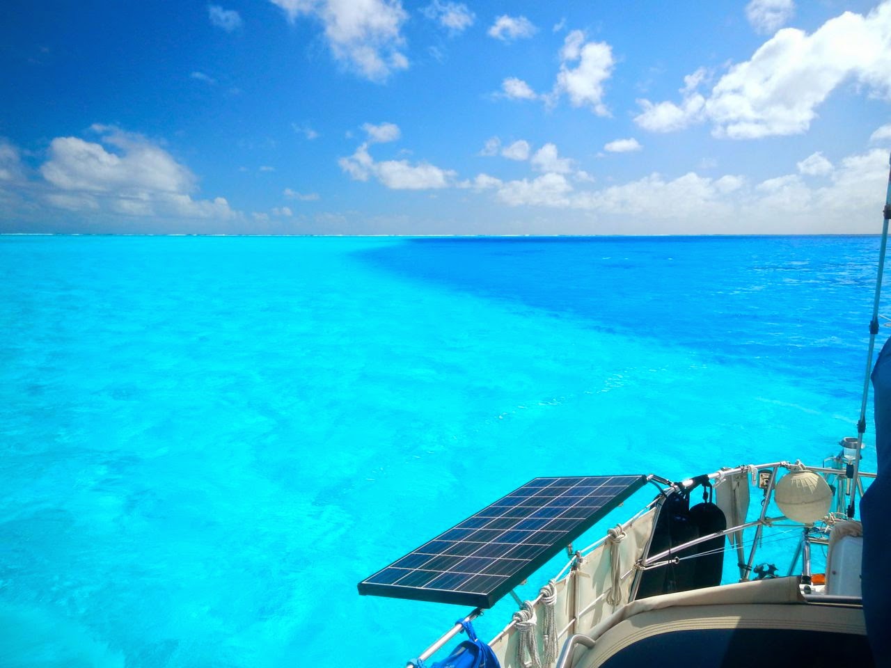 s/v Luckness: Beveridge Reef Photos