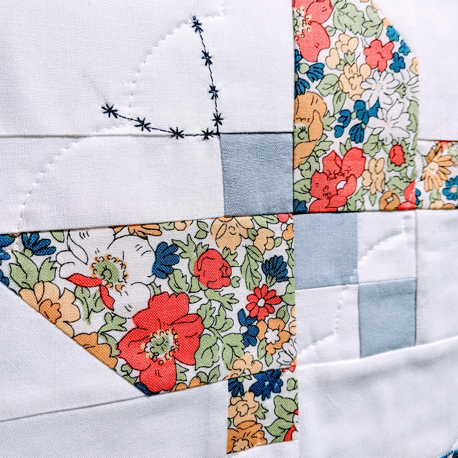 🦋 Liberty butterfly quilt / CHARM ABOUT YOU