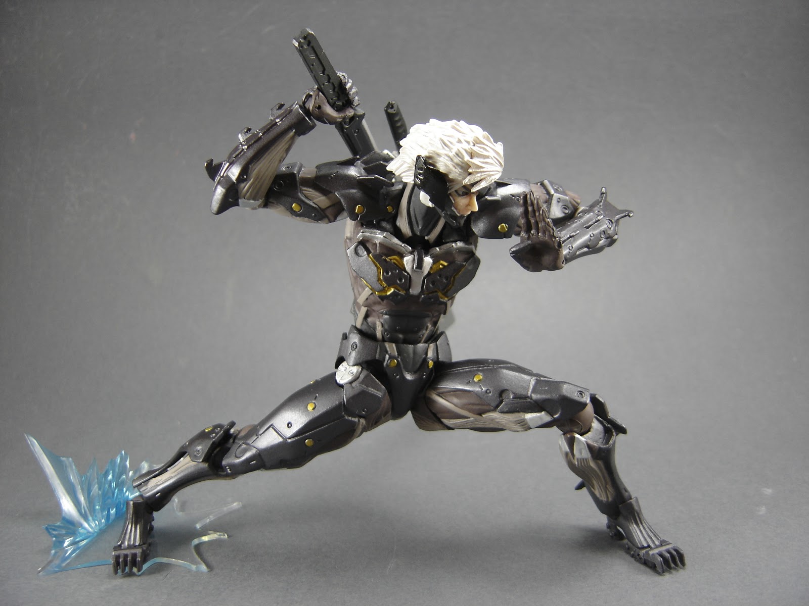 Lightning Ace's gundams: Revoltech Raiden from metal gear rising ...