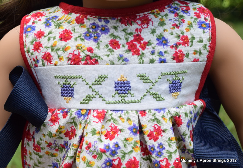 Mommy's Apron Strings: Linny's Pinny on American Girl!