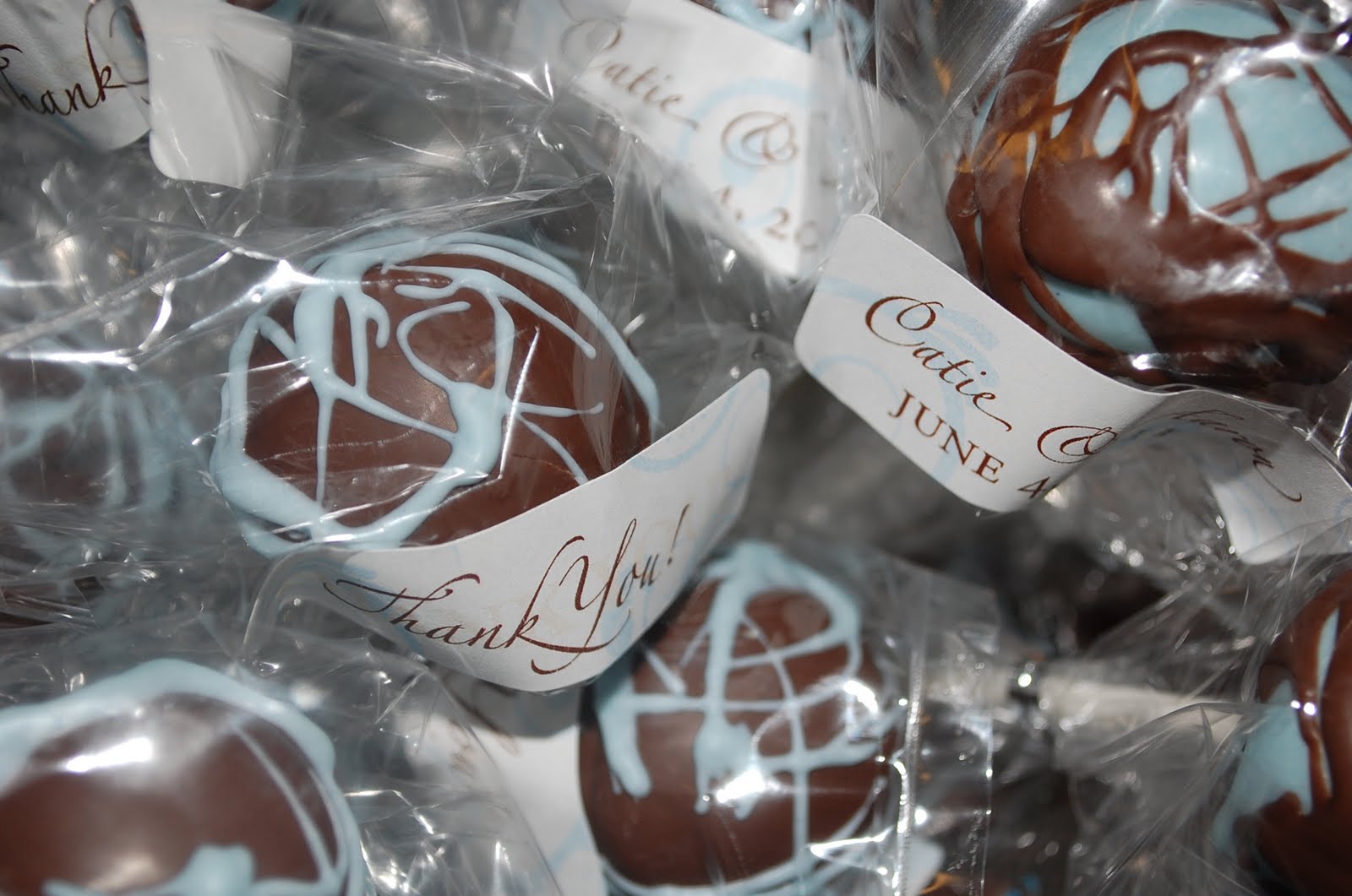 A Layman's Guide to Being Thrifty: Tutorial Tuesday - DIY Cake Pops!