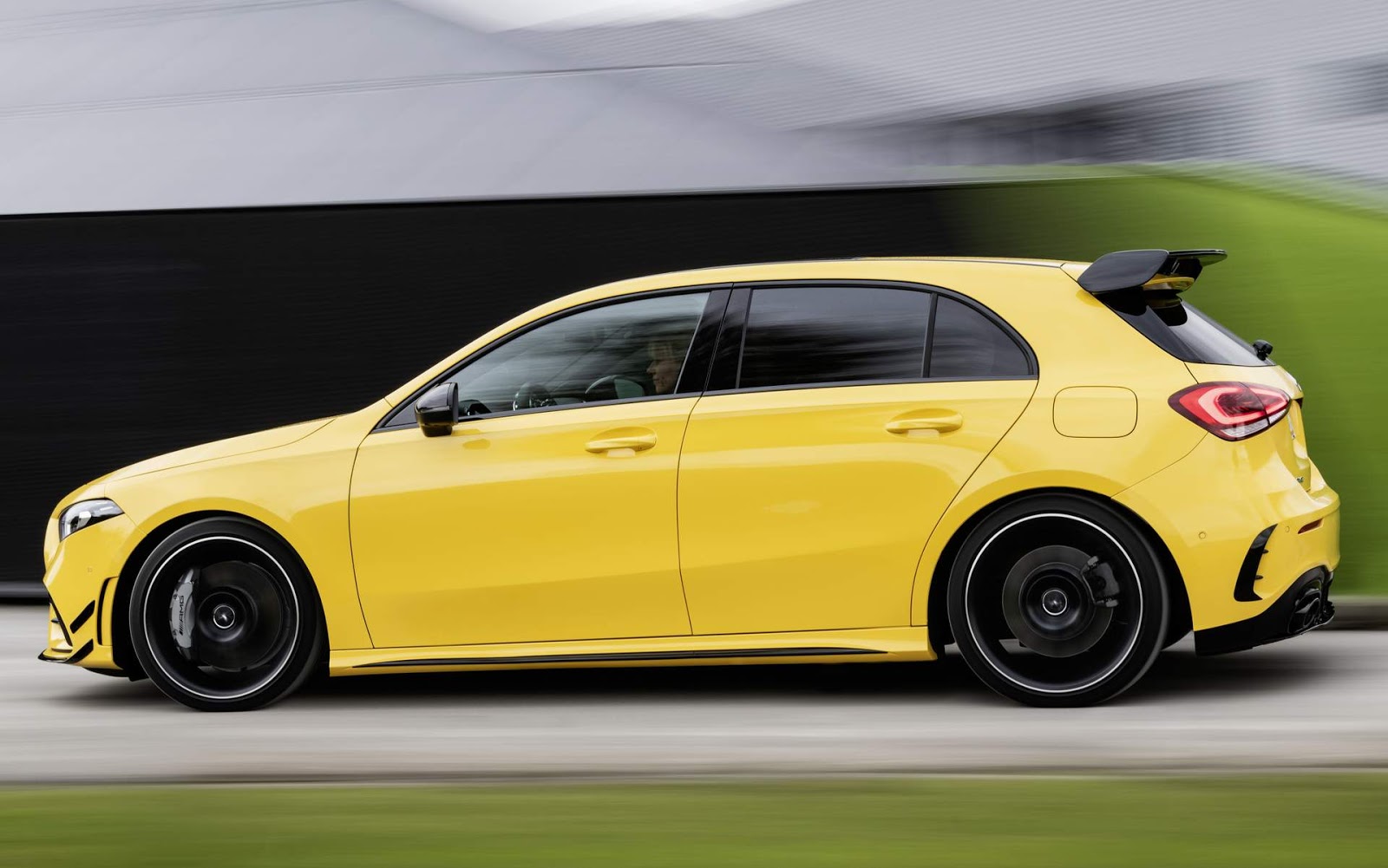 Mercedes prepara o lançamento do A35 AMG no Brasil