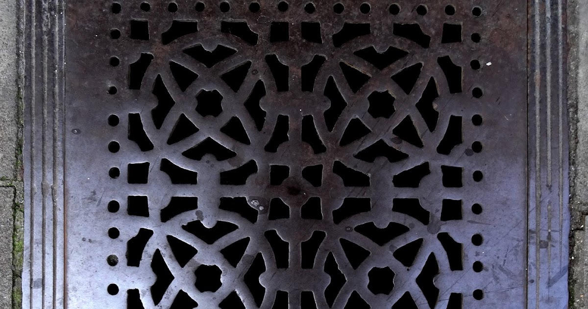 Anachropsy - photography: cast iron lace