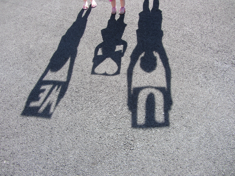 CONTROLLING Craziness: Pictures of Kids' Shadows