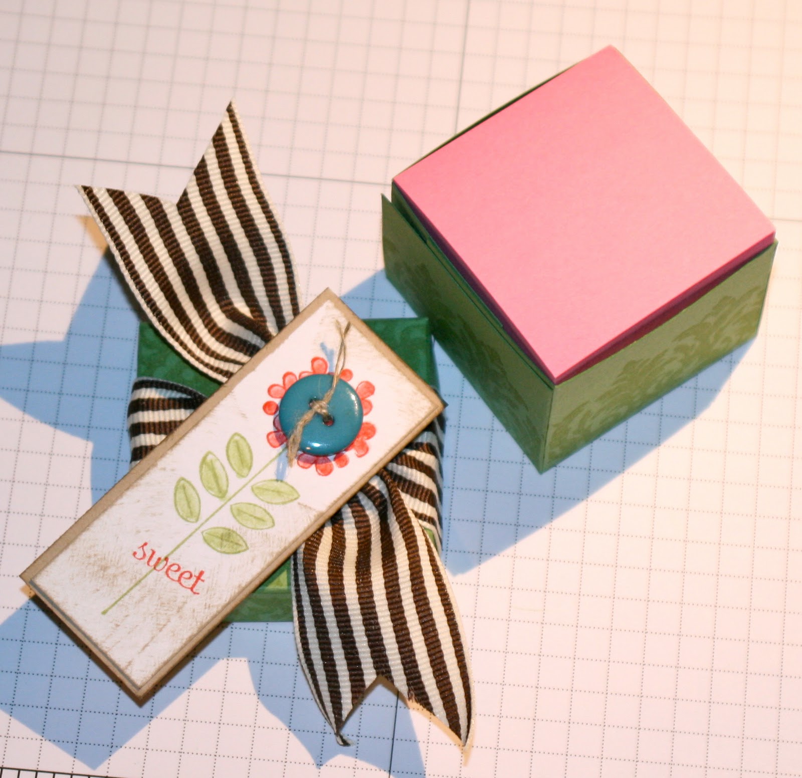 blinging home the bacon: lil box o' sticky notes