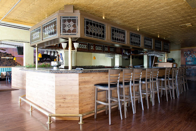 The Aztec Hotel Monrovia - The Restaurant