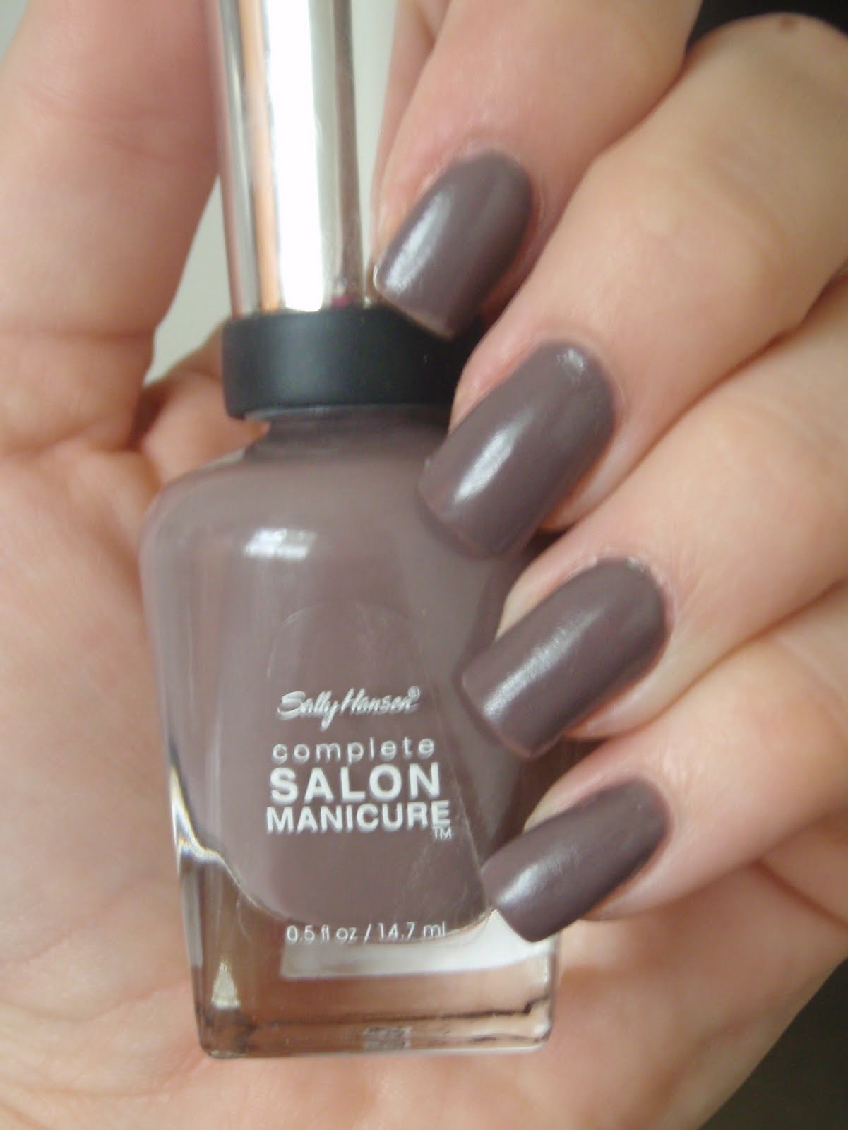 ...OBSESSIONS to LIVE FOR...: 'NOTD: Commander in Chic'