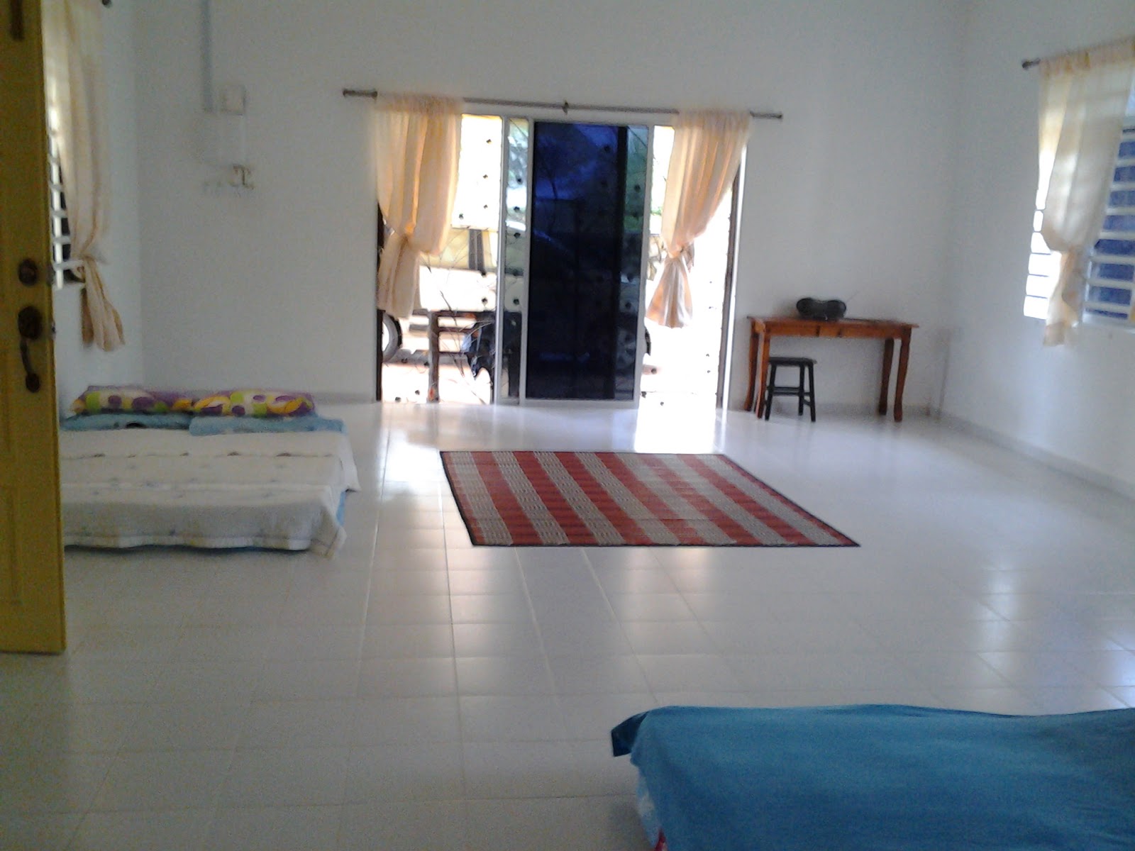HOMESTAY BANGLO 5 BILIK,BESERAH, KUANTAN (REST HOMESTAY): 2013