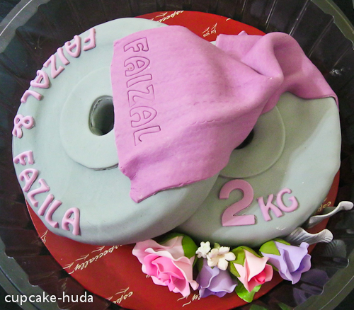 3D Dumbbell Cake for the Groom - "Muscle UP!" | cupcake huda