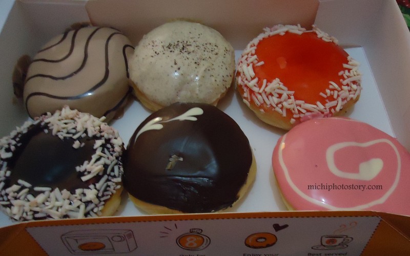 Michi Photostory: J.Co Donuts