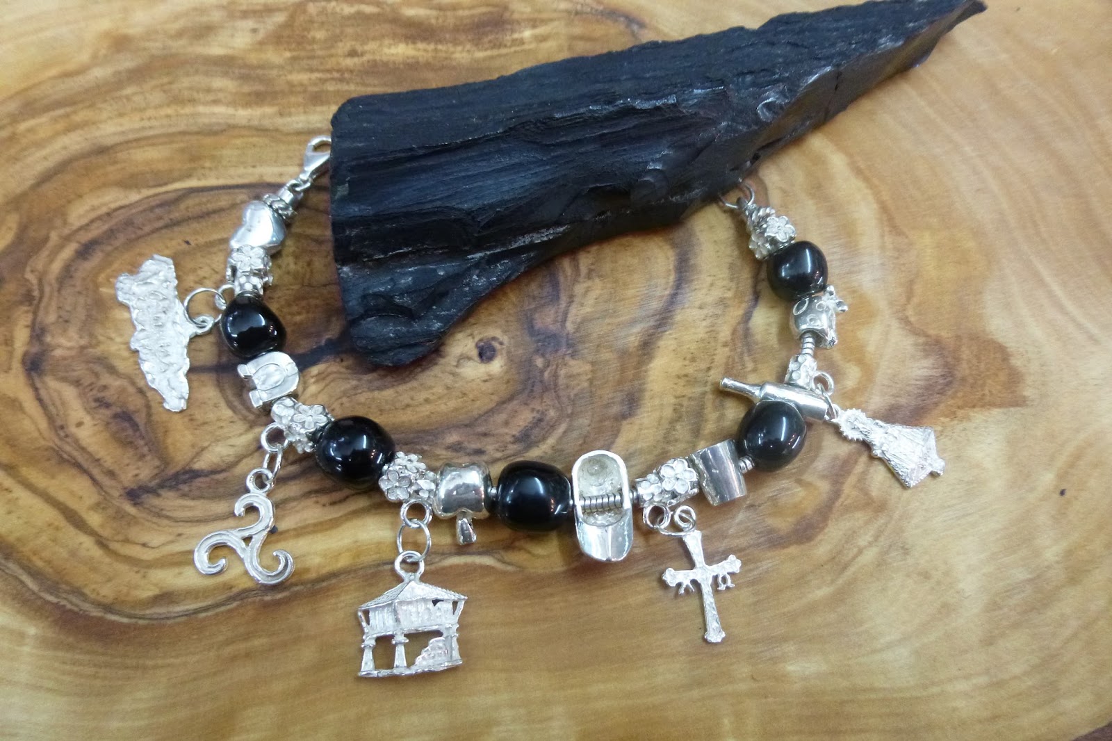 Diseños con Quiastolita y Azabache: El Azabache de Asturias y sus ...