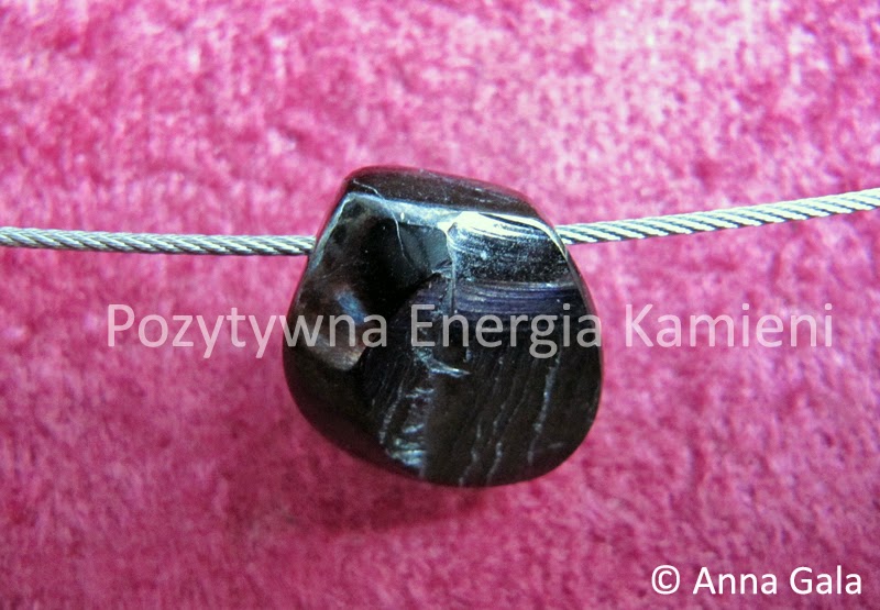 Pozytywna Energia Kamieni: Szungit (Shungit)
