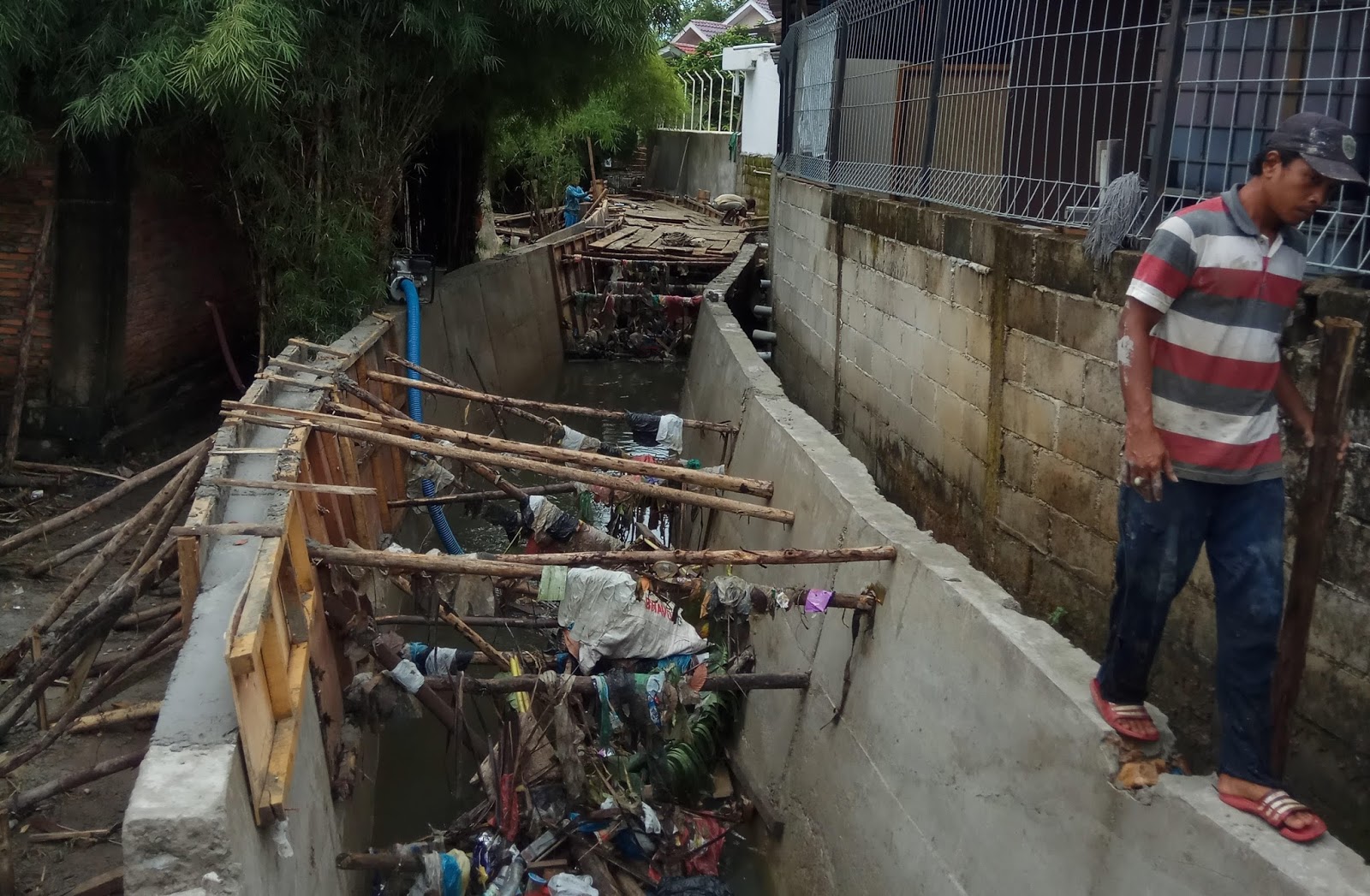 Konstruksi Drainase Mengecil, Musibah Bagi Warga | Metro Online