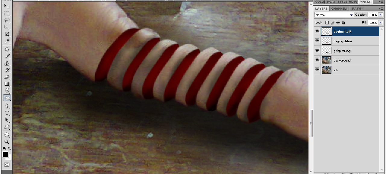 TUTORIAL MEMBUAT EFEK TANGAN TERIRIS DENGAN PHOTOSHOP