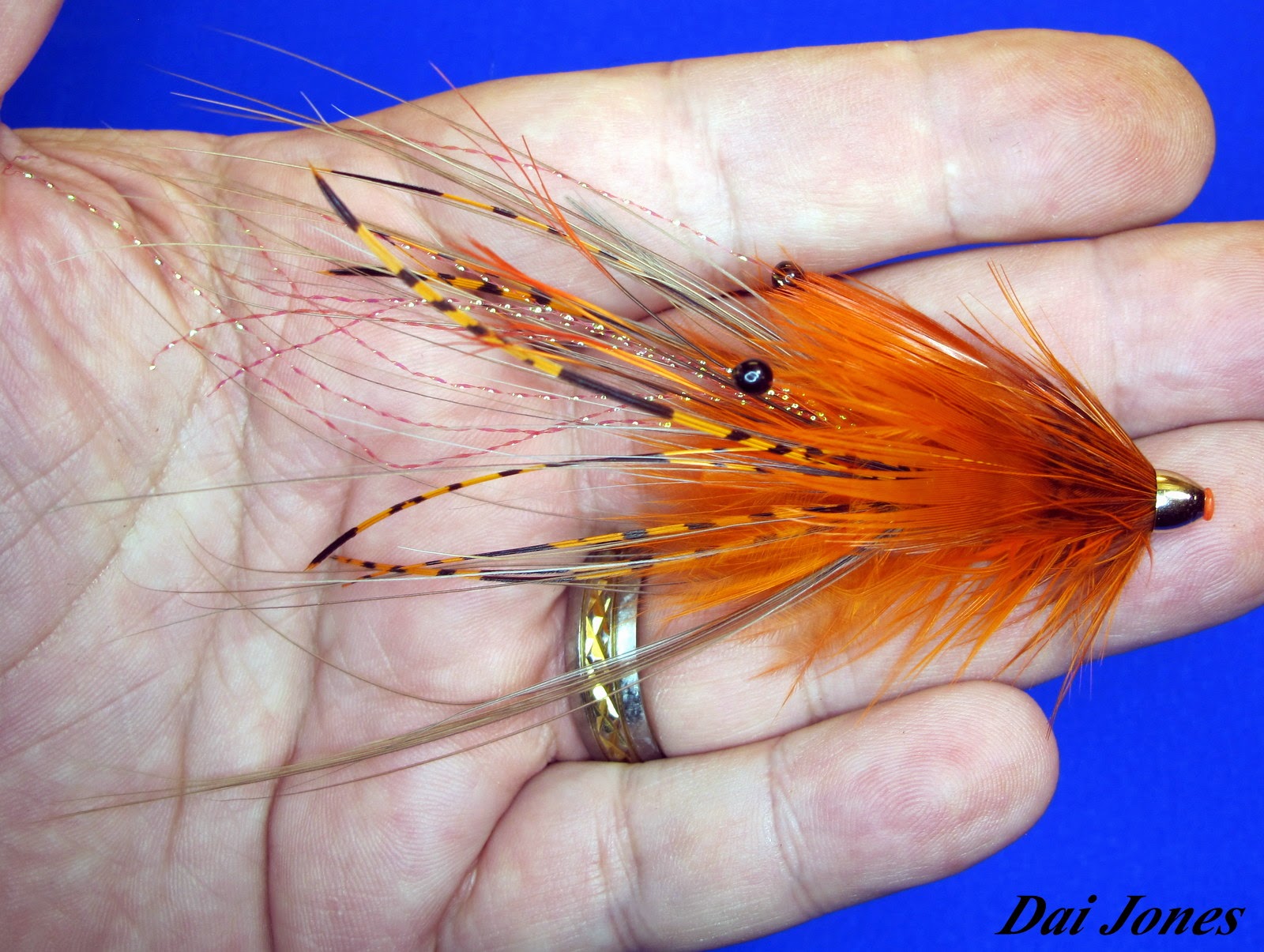 Flies step by step: Prawn tube, step by step.