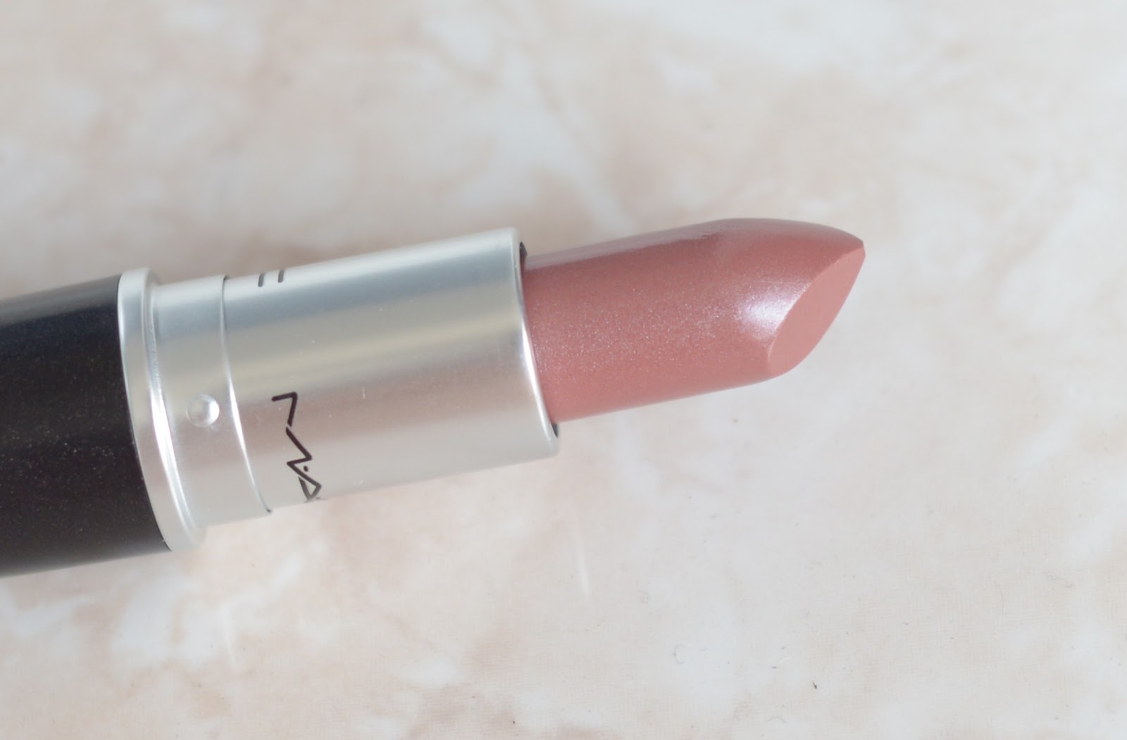 La vie de la femme: Помада для губ MAC Lustre Lipstick Midimauve