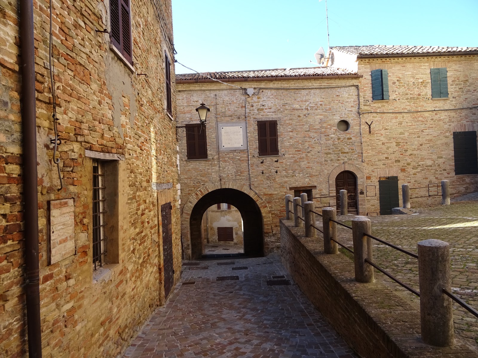 FRATTE ROSA: BALCONE DELLE VALLI DEL CESANO E DEL METAURO