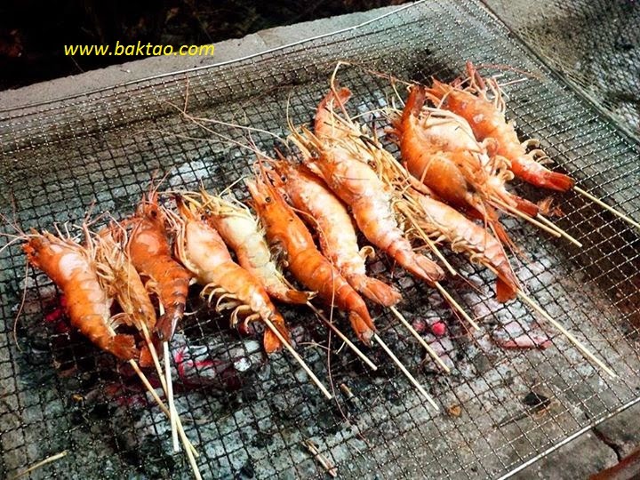 Haibin Prawning at Jurong Hill (Jurong Birdpark)