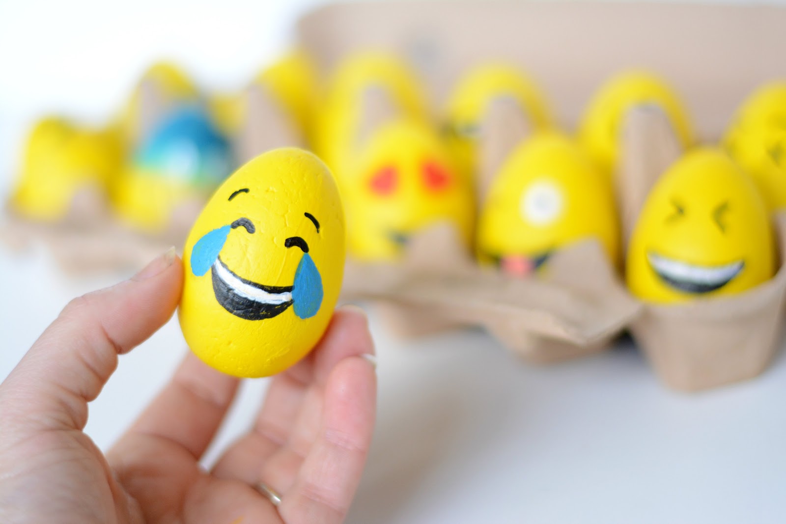 DIY Oeufs smiley pour Pâques / Autour de Cia