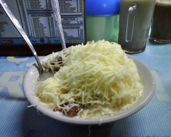 Kafe Madtari, si Pengobral Keju dari Bandung - Icha Khairisa