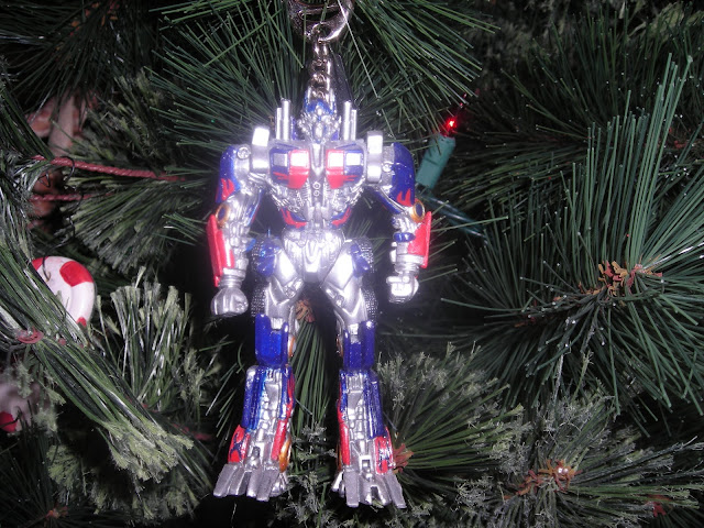 Dissecting The DeFelice Family Christmas Tree: Robots in Disguise or ...