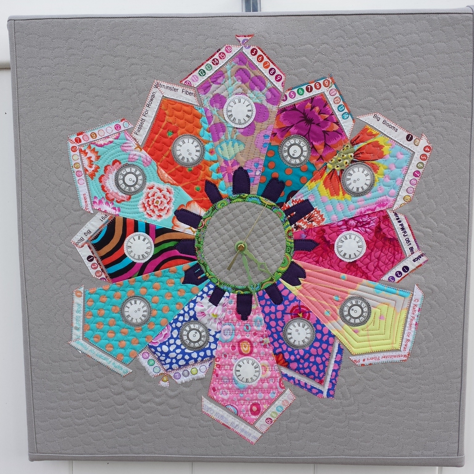 StudioCherie: Clock Towers Quilted Clock