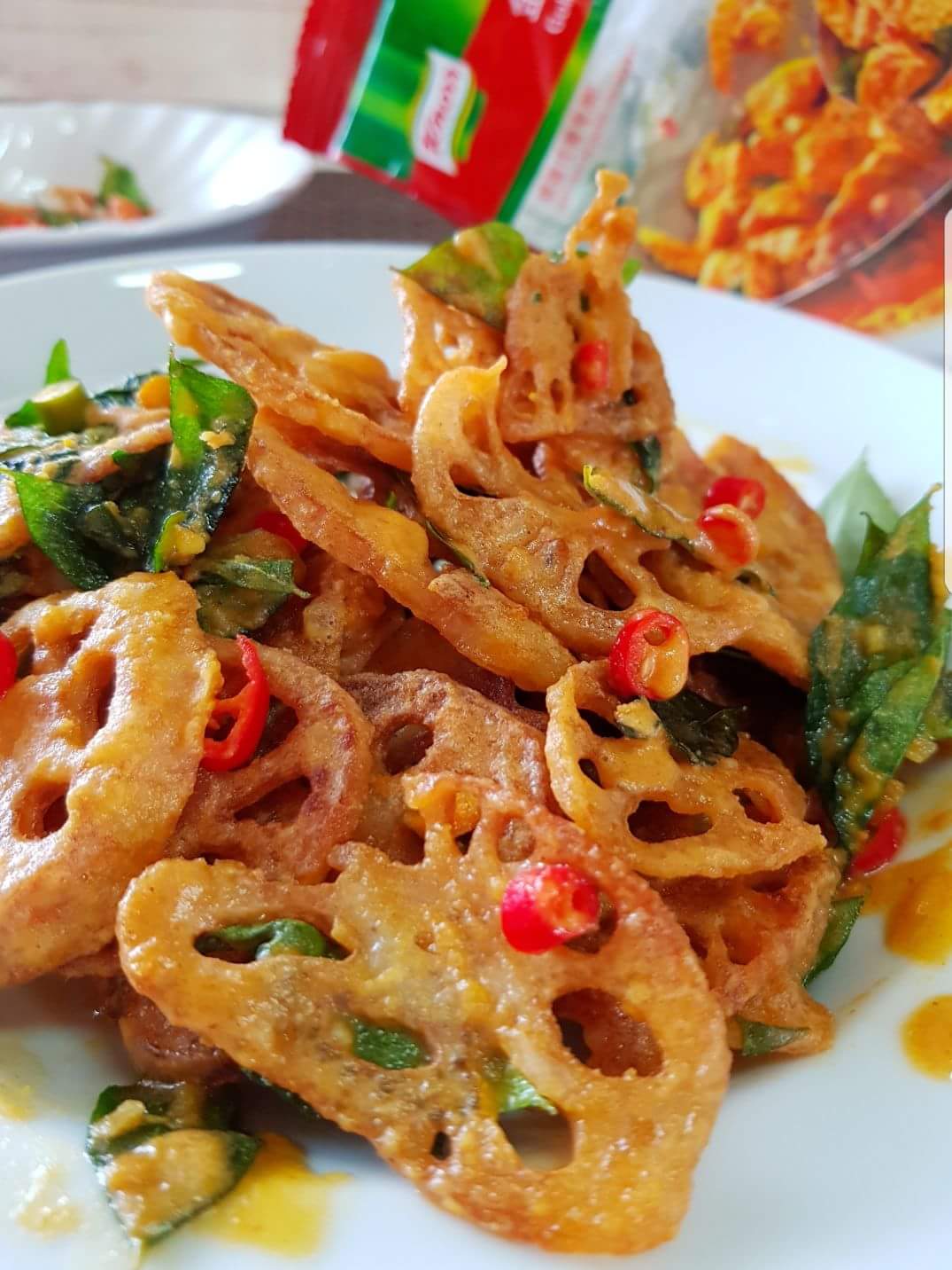 Jeannie62 Kitchen: GOLDEN SALTED EGG LOTUS ROOT