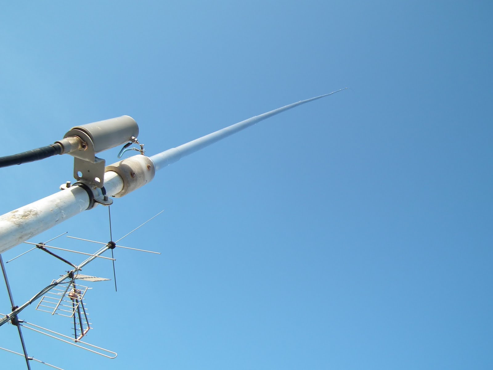 A MINHA ESTAÇÃO DE RADIOAMADOR: Antena vertical multibanda