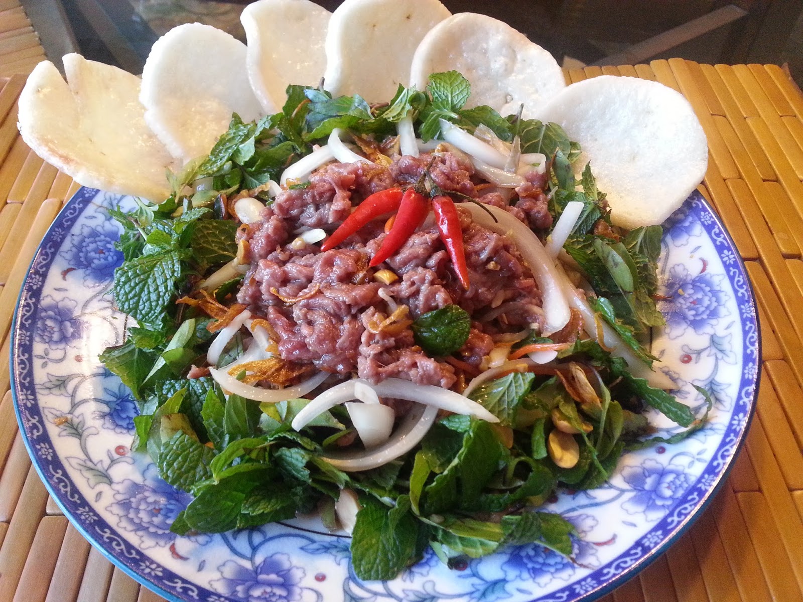 Bếp Nhà Tui (My Family Kitchen): Gỏi Bò Tái Chanh