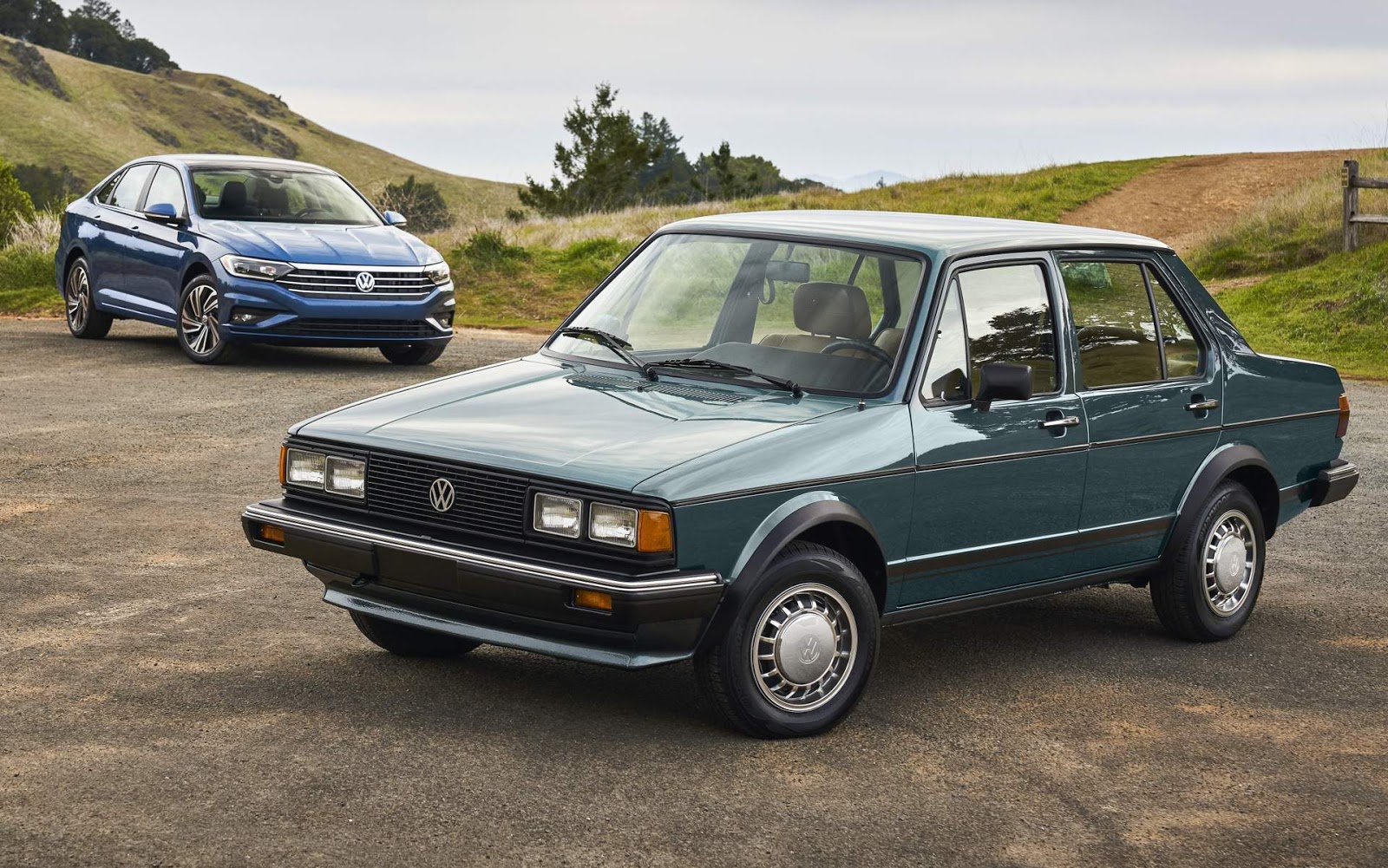 VW Jetta 2019 x VW Jetta 1982 - comparativo - vídeo