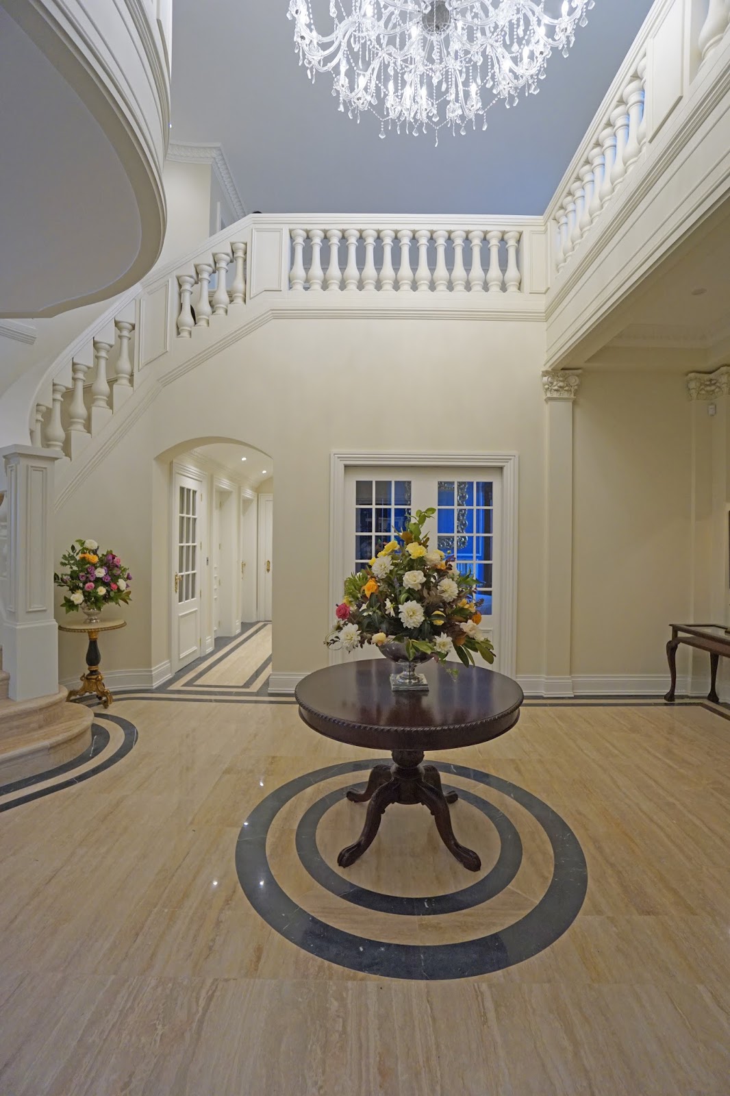 Willowbrook Park: The Manor