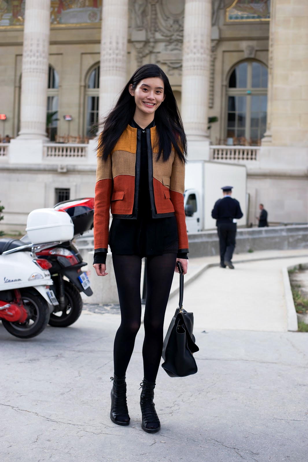 Stitcheries: Ming Xi...Grand Palais, Paris.