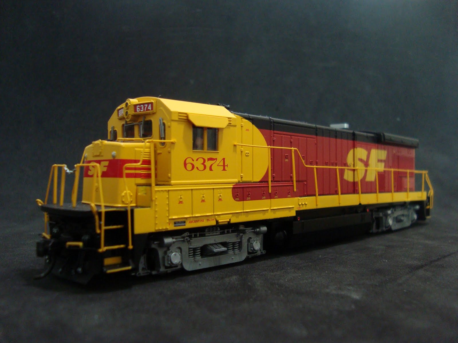 SFTRENS Ferromodelismo HO DCC: Locomotiva GE B23-7 ATSF Kodachrome ...