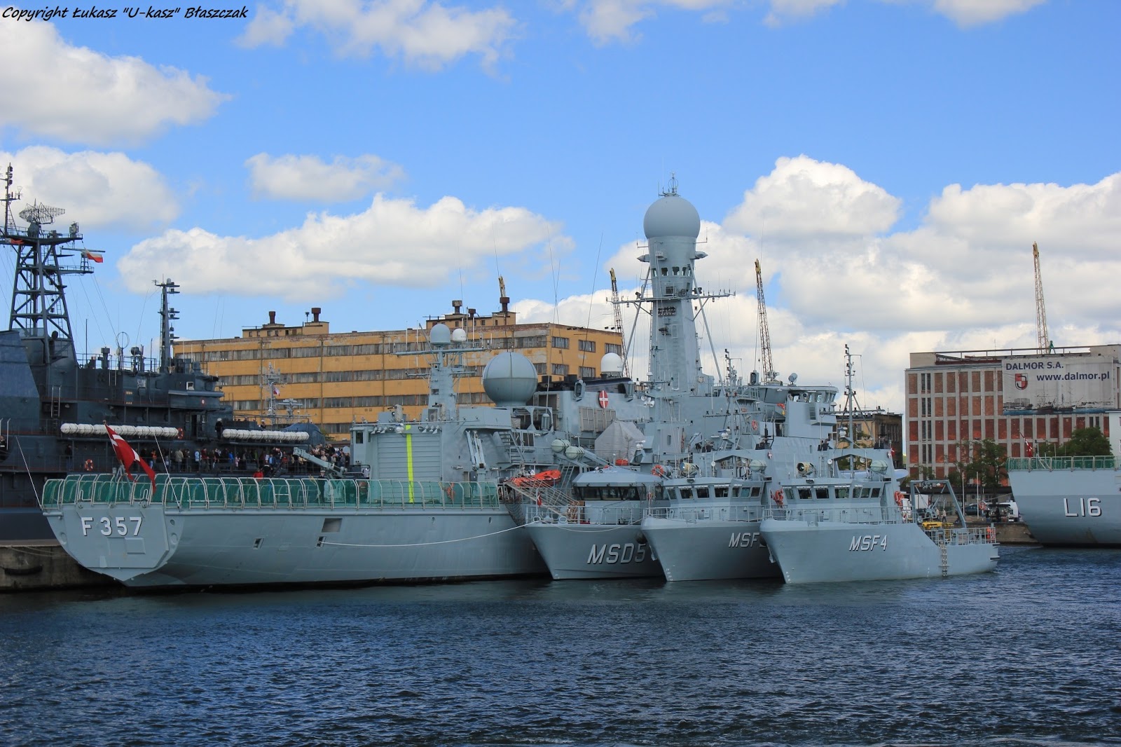 W obiektywie shipspottera czyli z migawką nad portową sadzawką: Z cyklu ...