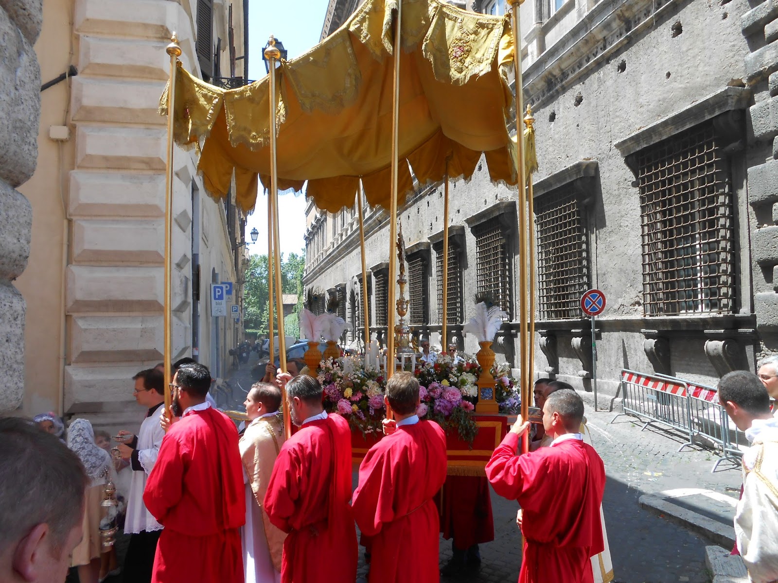 New Liturgical Movement: Corpus Christi Procession in Rome