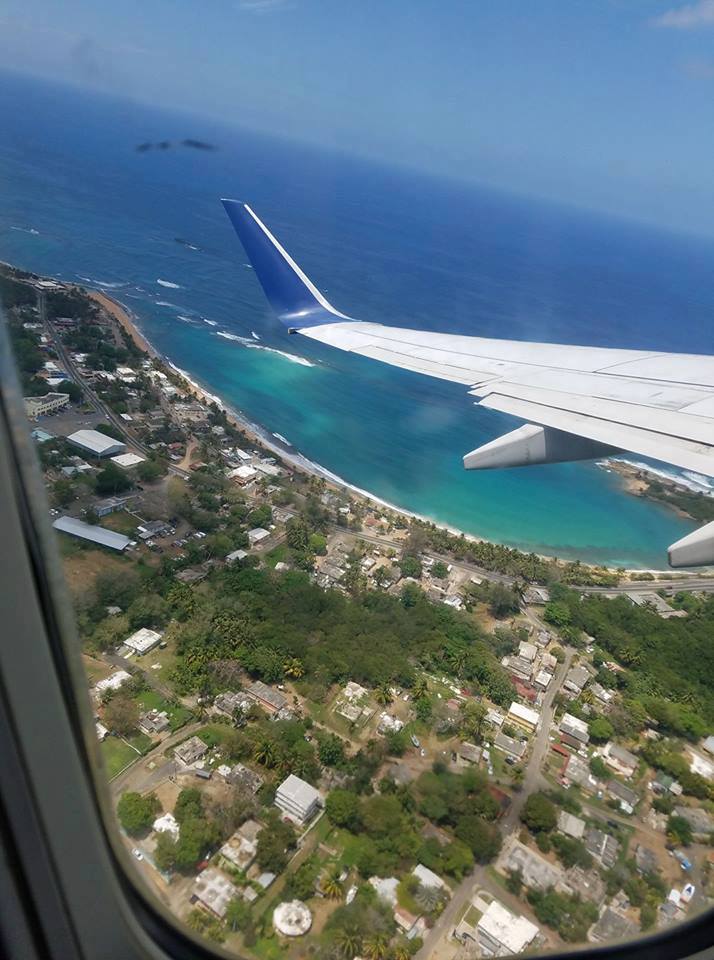 esta foto fue tomada desde el Avión llagando a puerto rico
