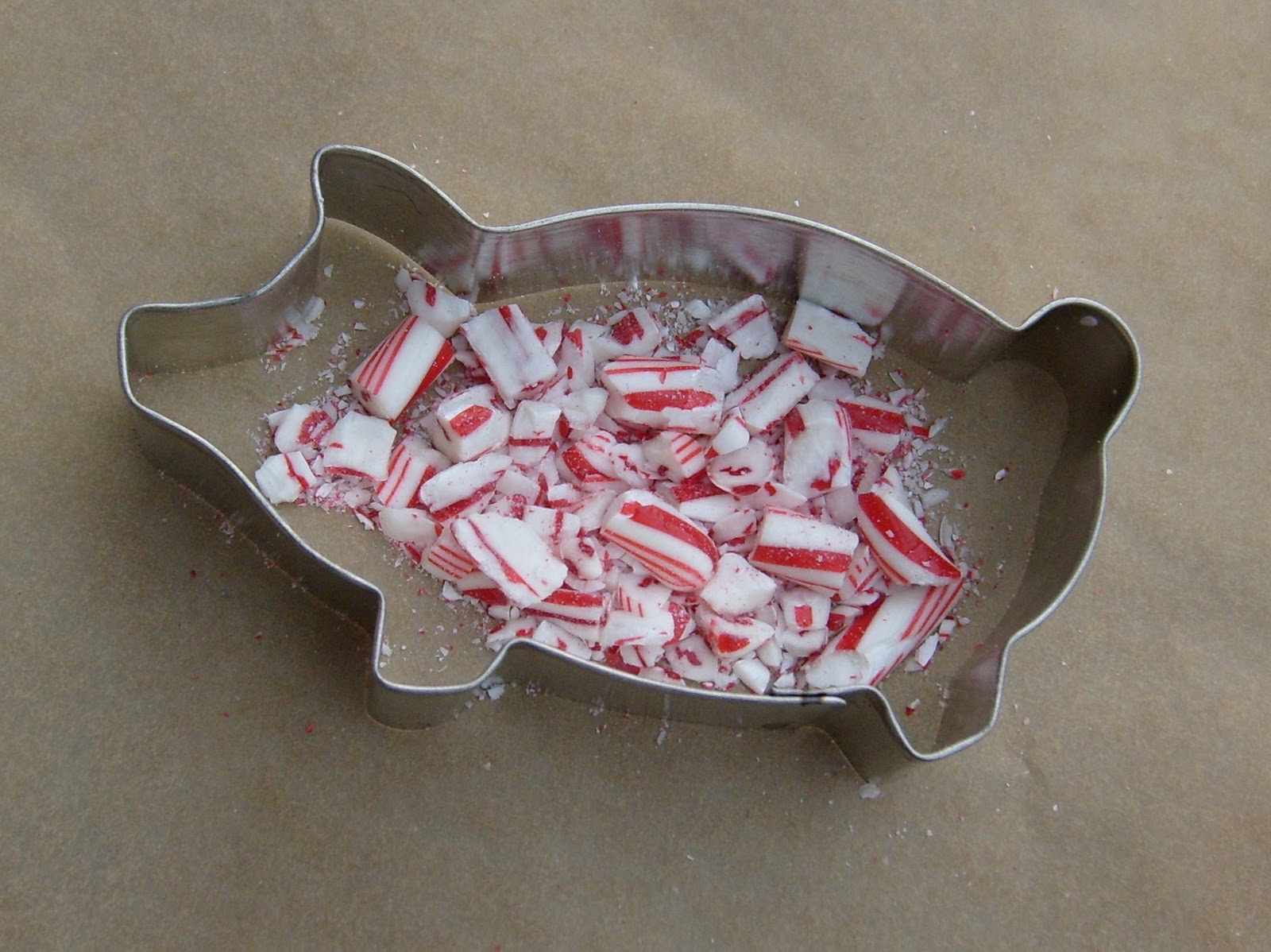 Happier Than A Pig In Mud: Pig Alert! Peppermint Pigs