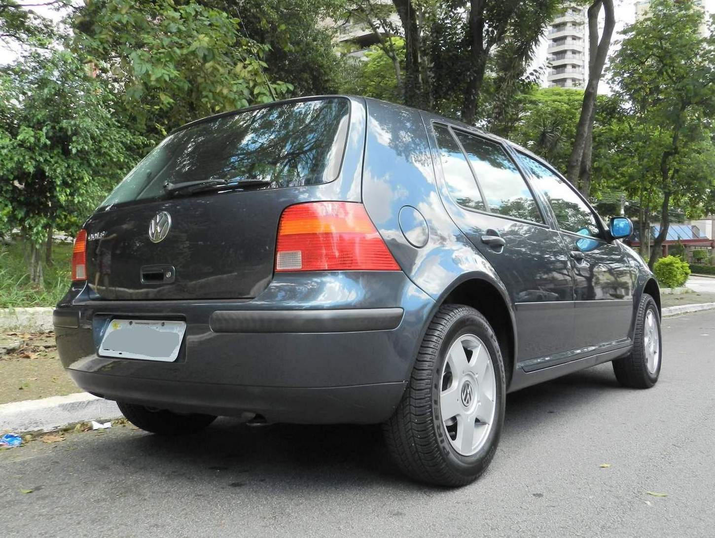 VW Golf SR 2001 com 110 mil km rodados - avaliação e fotos