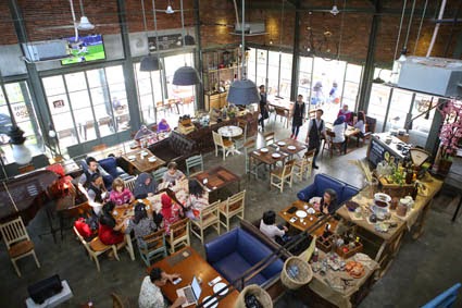 [Resto Review] Lot 9 Bintaro - Curly Journal