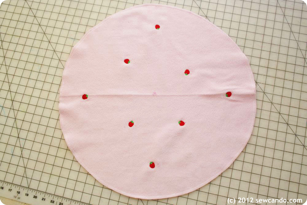 Sew Can Do: Vintage Inspired Crafts: Lil Strawberry Shortcake Hat Tutorial