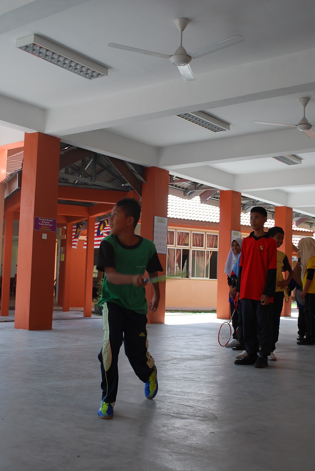 SEKOLAH KEBANGSAAN CHE LATIFF: KEM 1 MURID 1 SUKAN.
