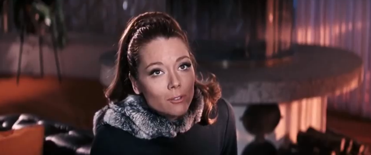 Retro ACTIVE Critiques: Christmas Special | Movie Style: On Her Majesty ...