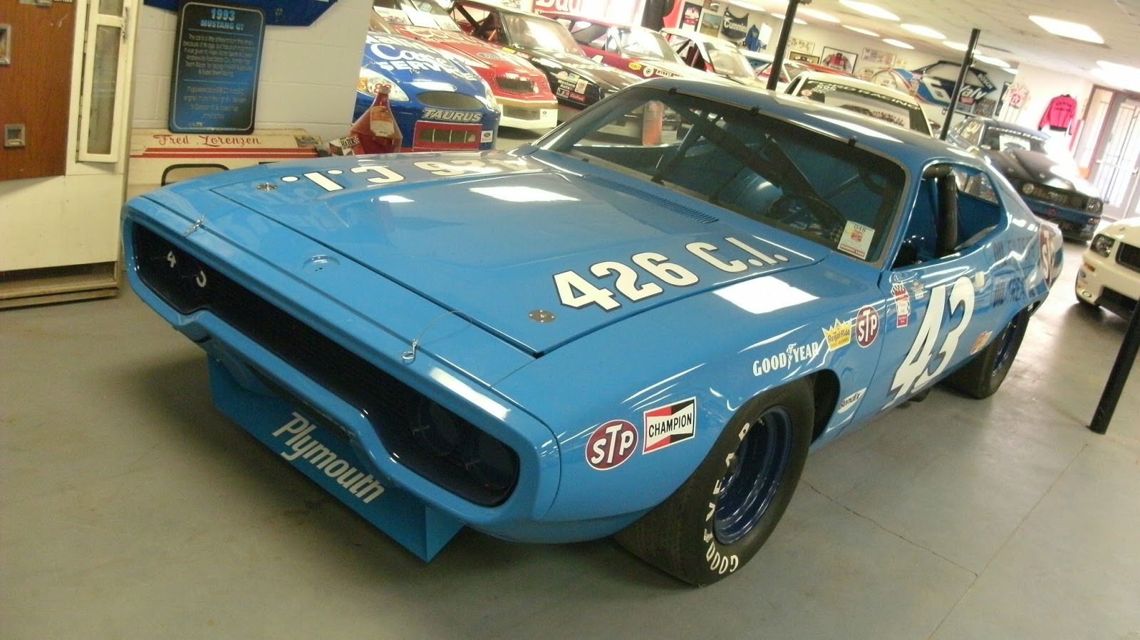 CARHUNTER : PRIVATE VINTAGE RACE CAR COLLECTION- HISTORY & WENDELL SCOTT!