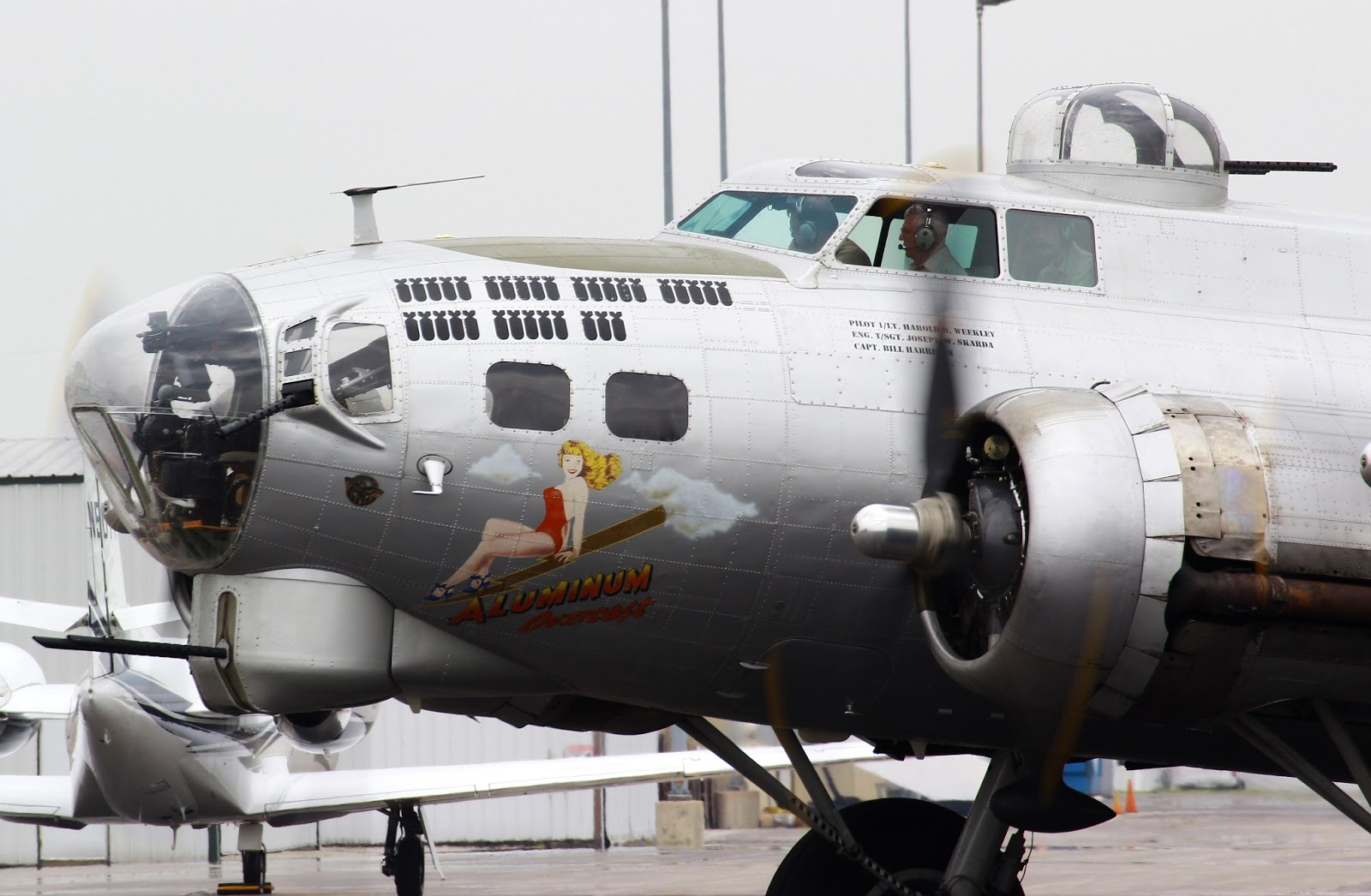The Aero Experience: History Comes Alive as EAA's B-17 "Aluminum ...