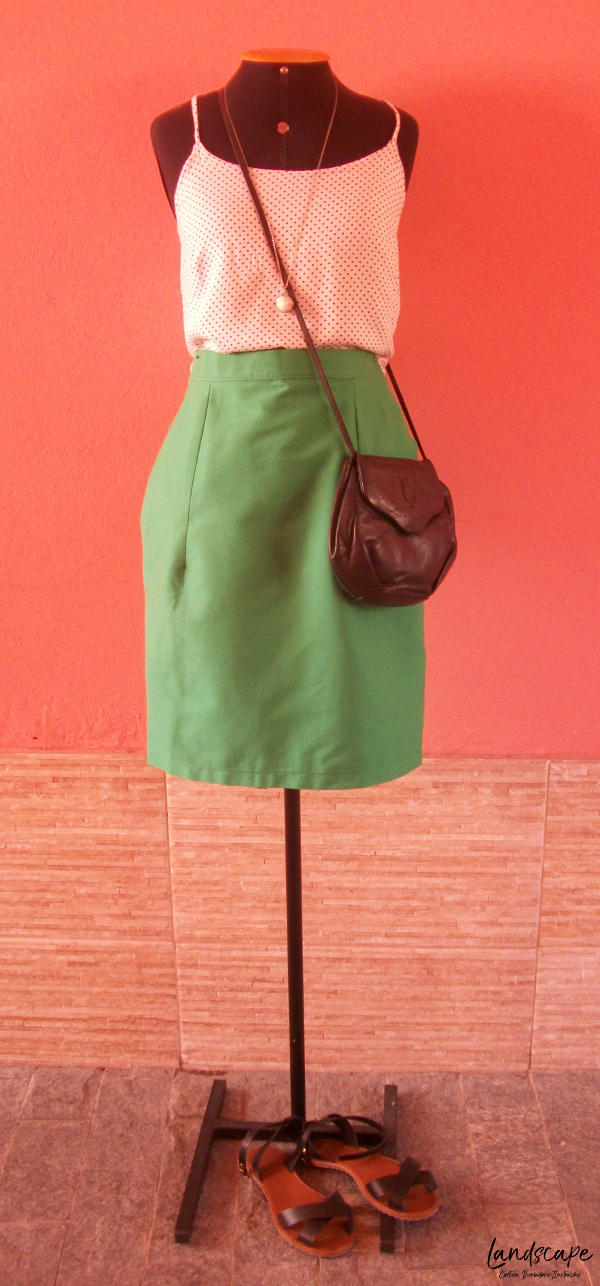 My Own Landscape Dreams: Costurinhas - saia de sarja reta