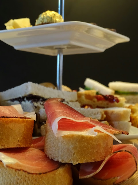 Uit Mijn Keukentje: High Tea Dutch Style